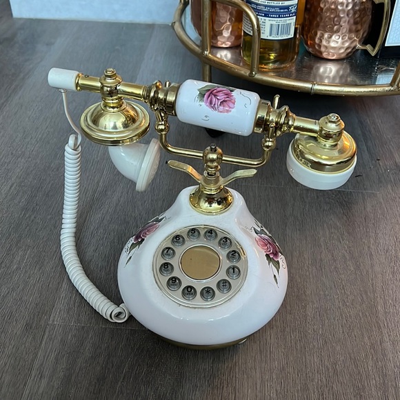 tt systems | Accents | Vintage Floral Dial Phone Pick Up Receiver Would ...